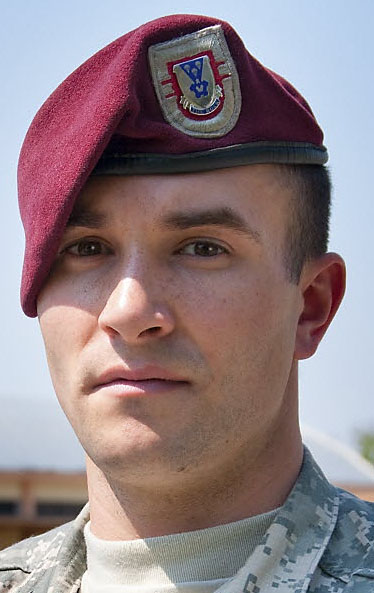 Iowa GI to be first living soldier in Mideast wars to get top medal