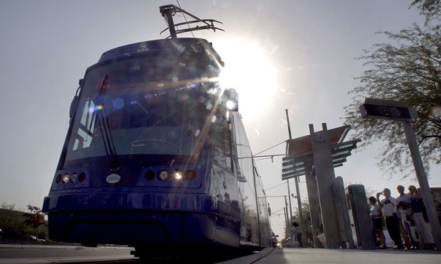 About 17,000 ride Tucson’s streetcar opening day