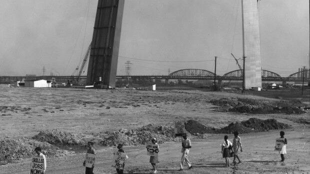 gateway arch during construction