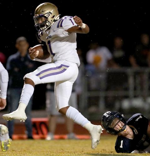 Sabino Cam Hackworth races past defenders, up passing charts