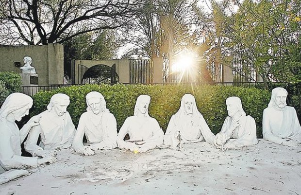 Loco local locales | Entertainment | tucson.com