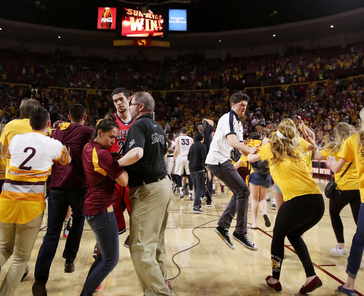 Hansen: Scott must act now before postgame celebrations turn violent