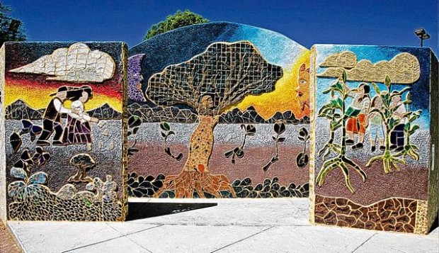 El Rio center mural completed