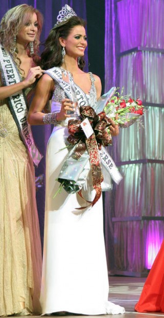 Pepper spray tampering, hives can't deter Miss Puerto Rico