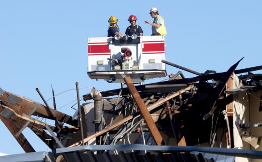 5 injured after explosion, building fire in central Tucson