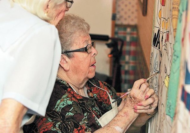 Murals display seniors' artwork
