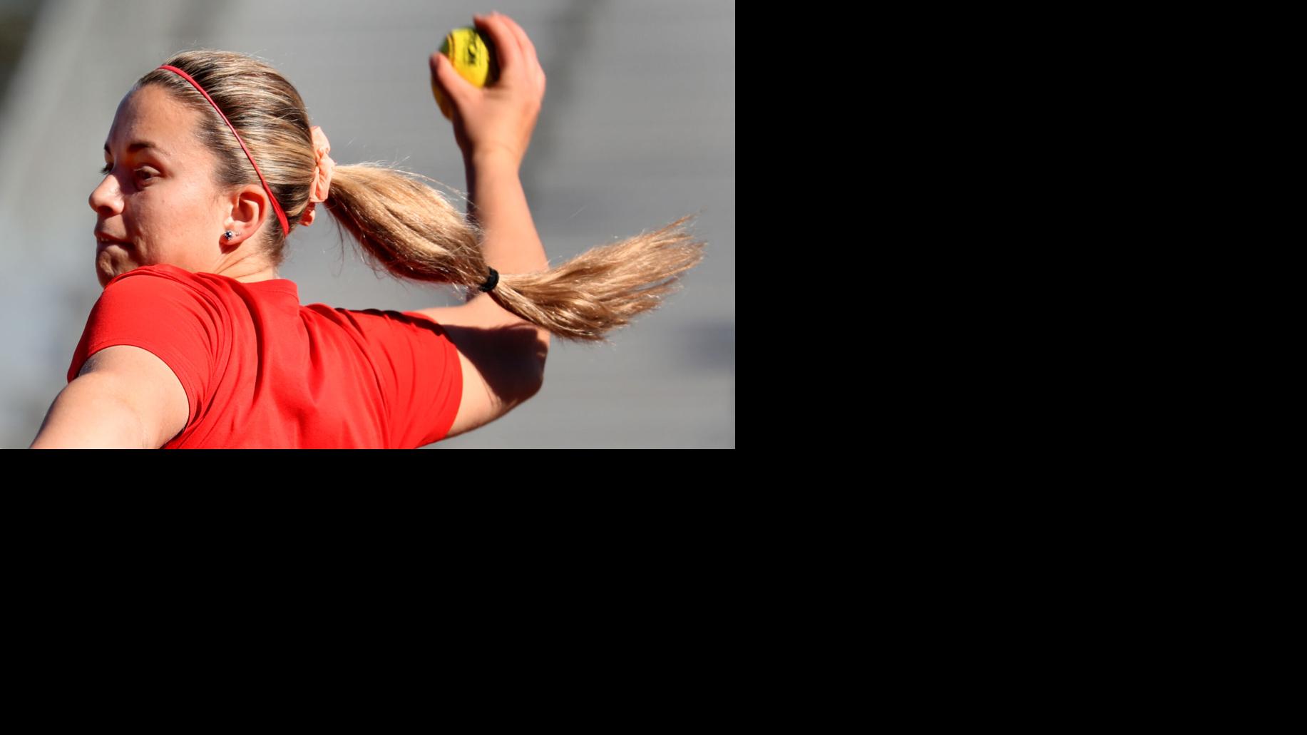 Devyn Netz does it all in circle, at the plate to lead Arizona softball ...