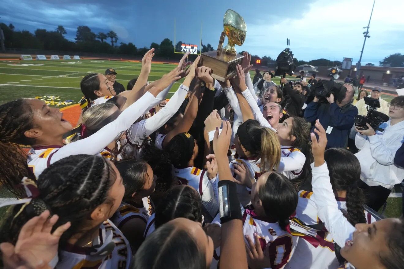 Salpointe flag football wins 4A state title in debut season