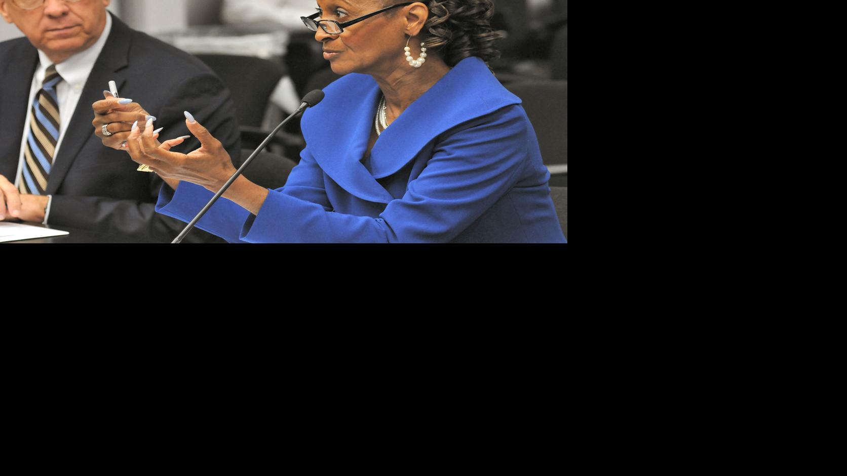 Utility regulators deliver 67 questions for APS' CEO to answer about ...