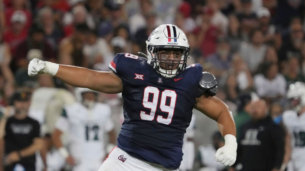 Arizona football's Mays Pese standing out as a freshman