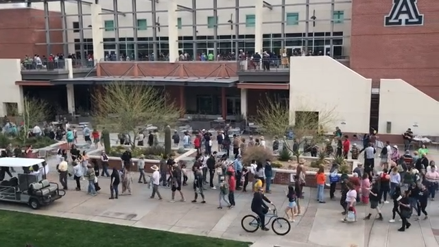 Long lines form to see Bernie Sanders at Tucson Festival of Books ...
