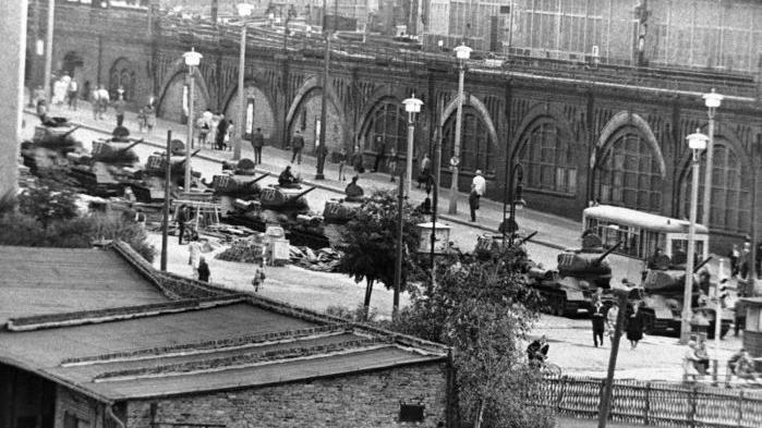 berlin wall construction method