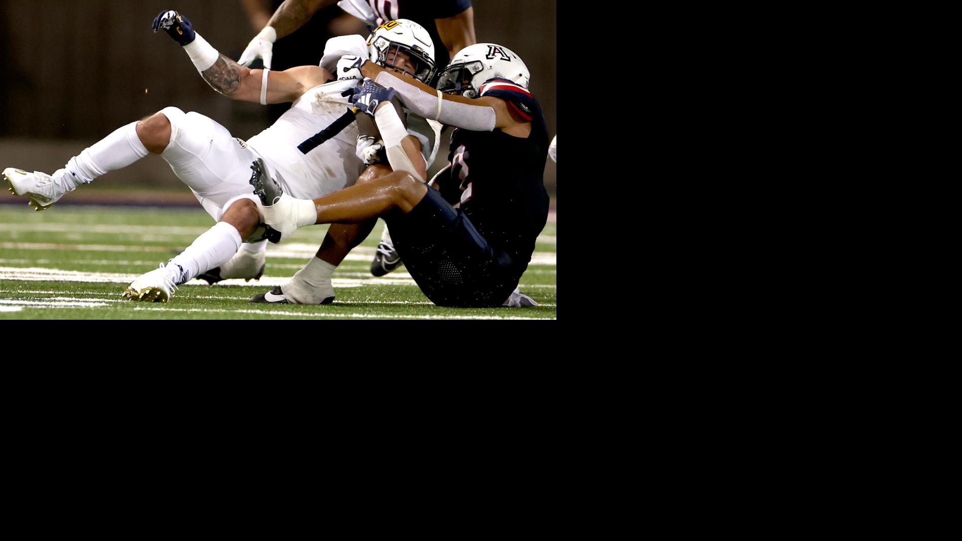 Arizona's Treydan Stukes 'improving' after leaving opener | Wildcats ...