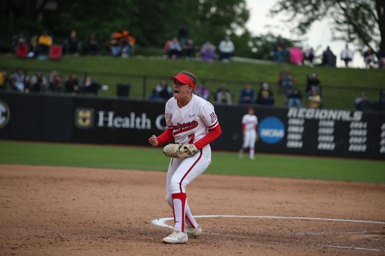Hanah Bowen pitches gem, leads Arizona past No. 15 Missouri and into ...