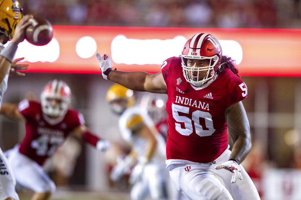 Arizona's Sio Nofoagatoto'a a defensive line 'dancing bear' | Arizona ...