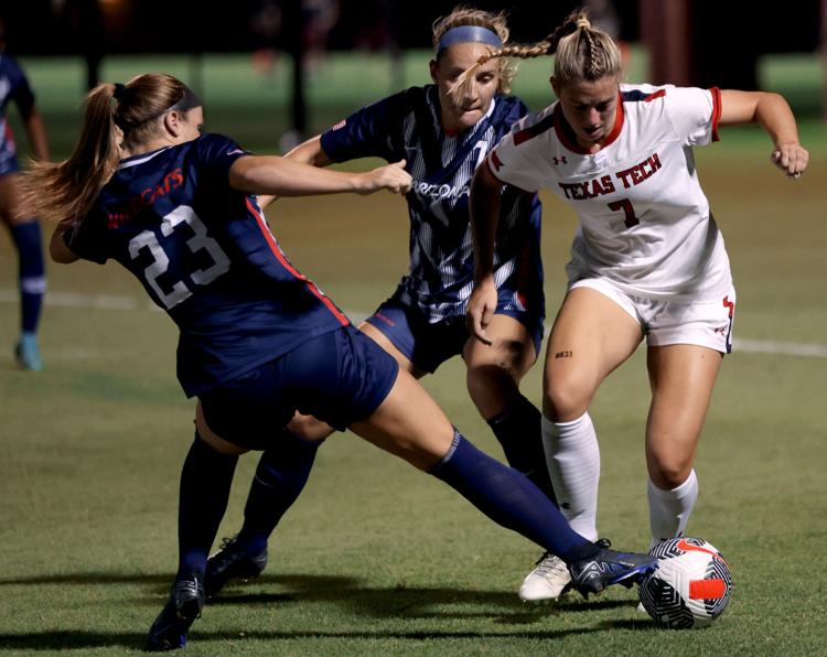 Photos: Arizona women's soccer comes from behind to grab a 1-1 tie with ...