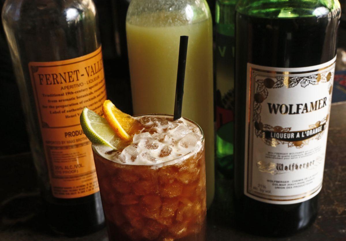 United States of Amer! French liqueur lights up cocktail scene | Tucson ...