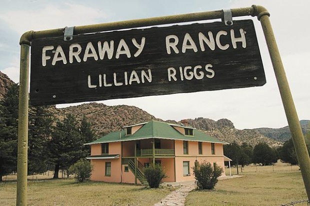 Chiricahua National Monument: Land of the standing-up rocks