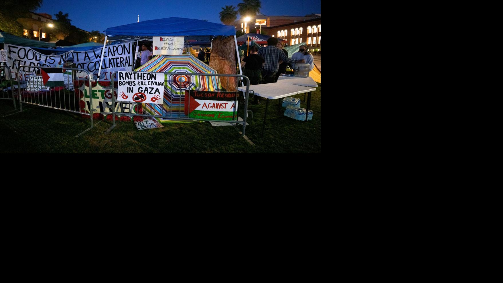 Photos: Protesters of the Israel-Gaza war set up an encampment Monday ...