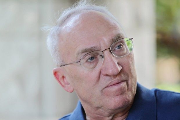 Kansas tax cut spurs tax debate in Missouri and fears of a border war