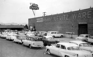 Tucson's Sam Levitz going out of business