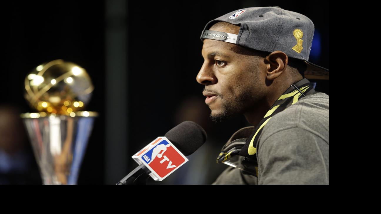 Ex-Wildcat Andre Iguodala signs with Golden State Warriors