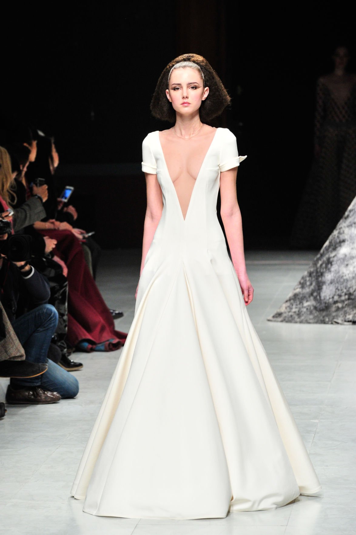 Photos: Sexy, elegant, revealing outfits at Paris Fashion show ...