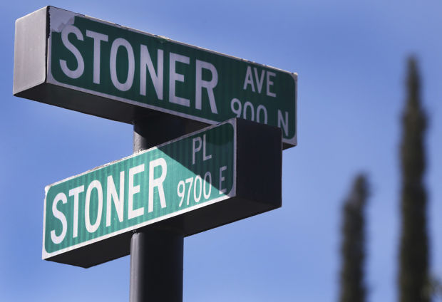 Road Runner: Street sign mania continues