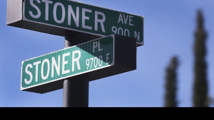 Road Runner: Street sign mania continues