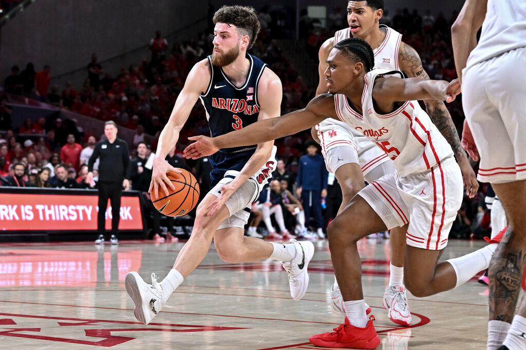 Anthony Dell'Orso leads No. 4 Arizona men's basketball to 73-66 win ...