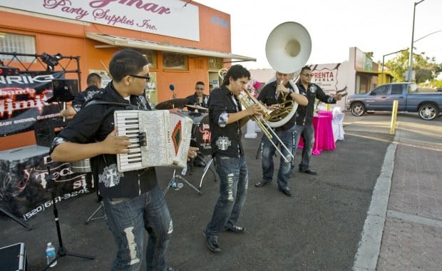 Techno bandas play big on south side