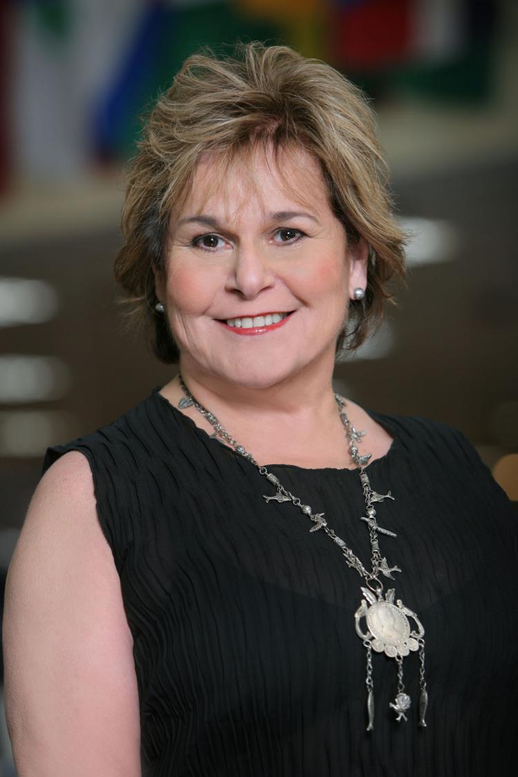 Maria Teresa Velez, UA dean and grad student mentor, dies at 69 | Local ...