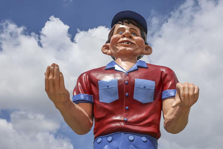 American Giants Museum bringing historic fiberglass statues to Route 66 ...