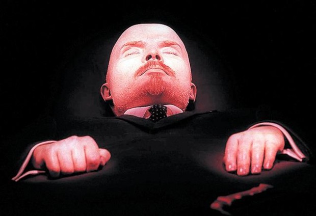 Display of Lenin's corpse could end