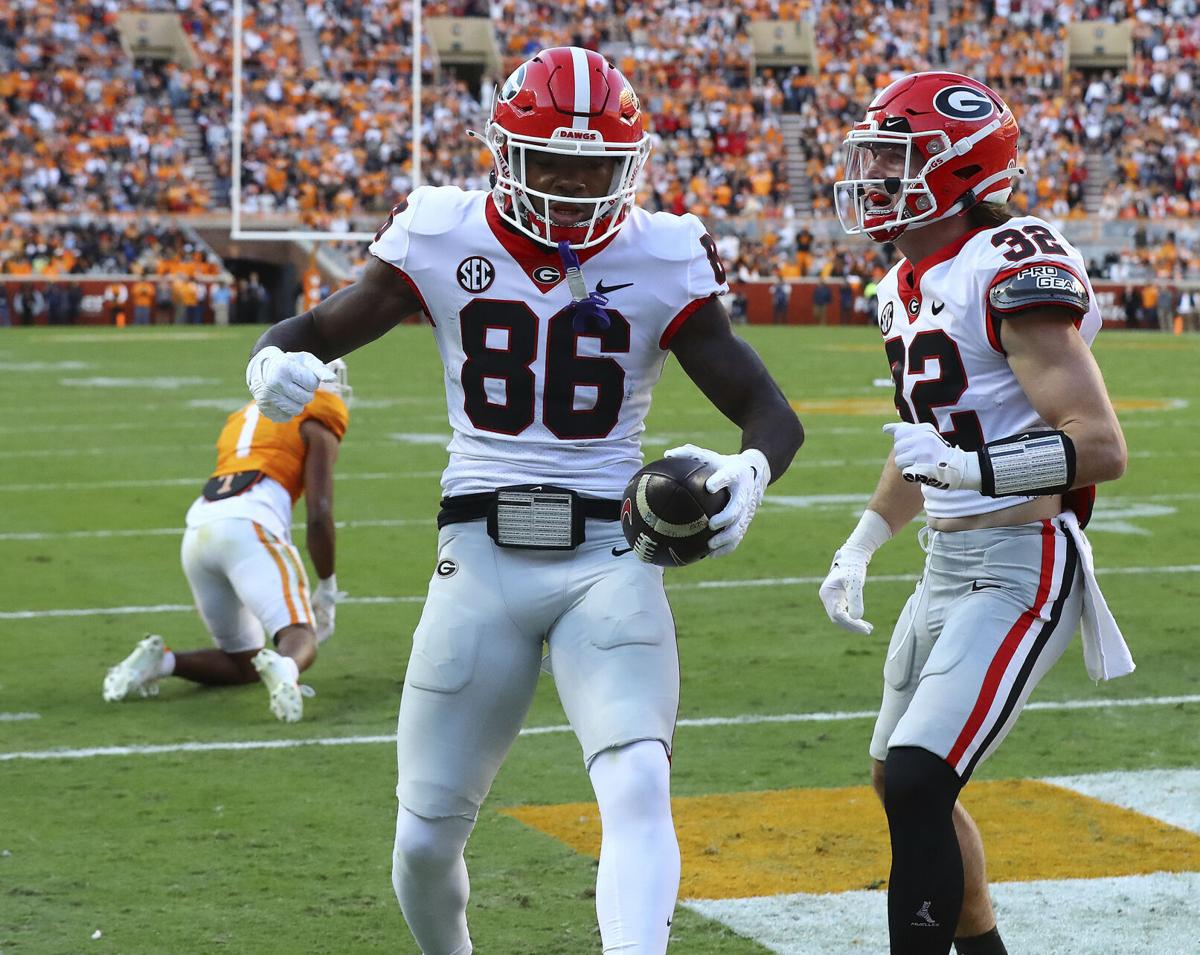 No. 1 Georgia passes latest test, rolls by No. 18 Tennessee