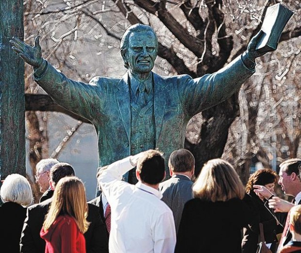 Billy Graham statue unveiled