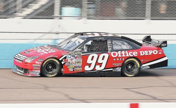Edwards captures pole at Phoenix