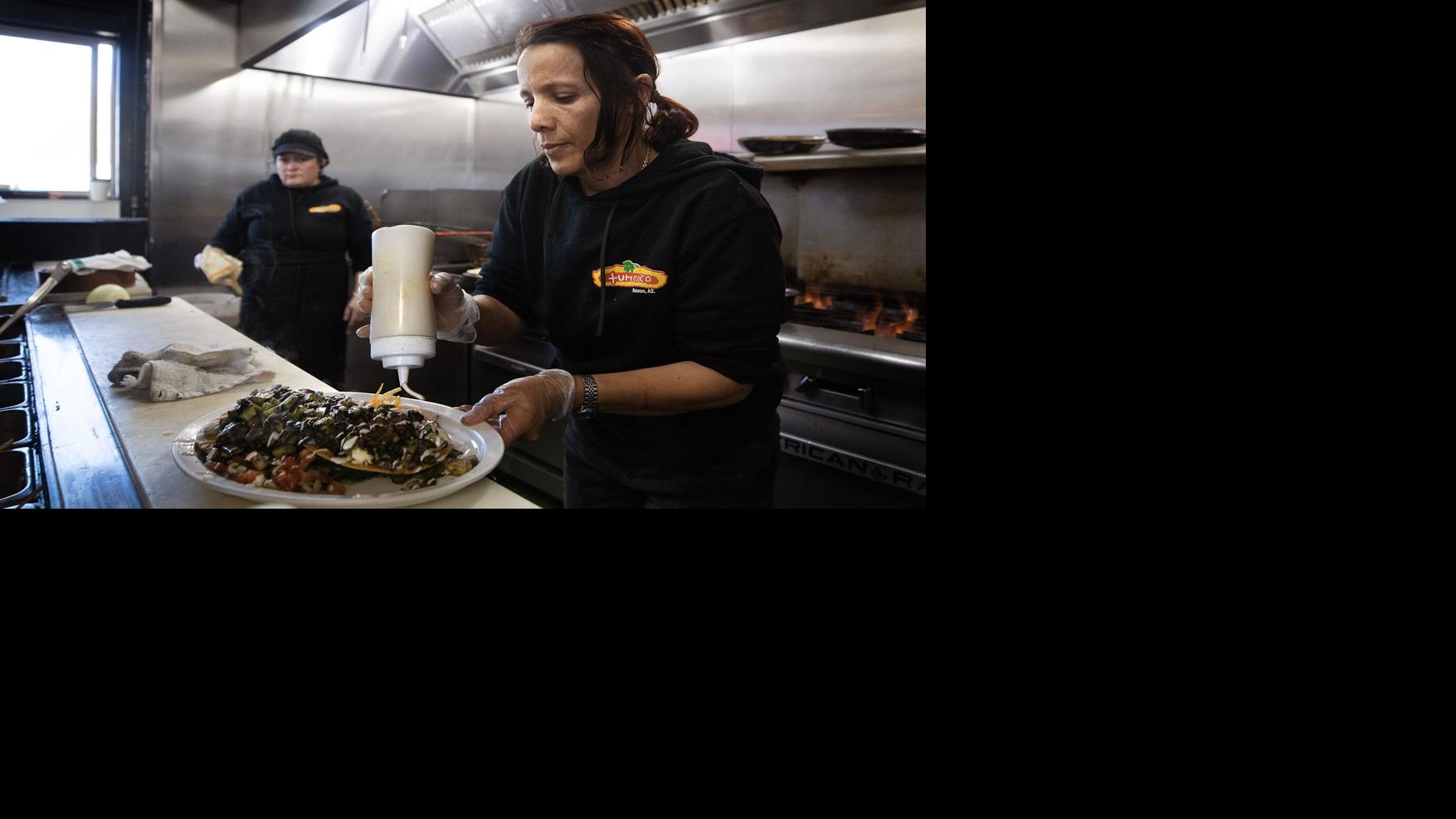 Tucson chef cooks with singer Kelly Clarkson | eat | tucson.com