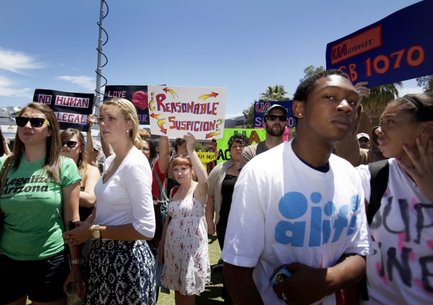 Crowd asks Shelton to condemn SB 1070