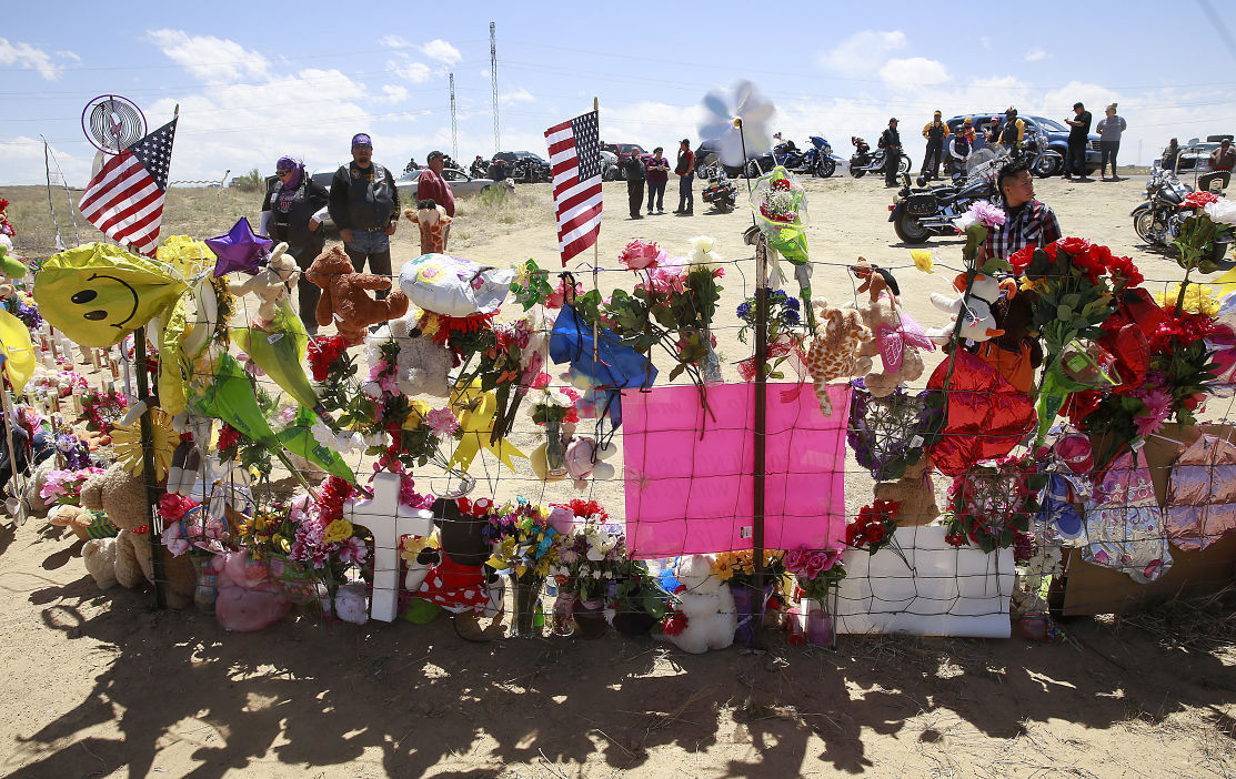 Photos: A grieving Navajo Nation buries Ashlynne | Arizona and Regional ...