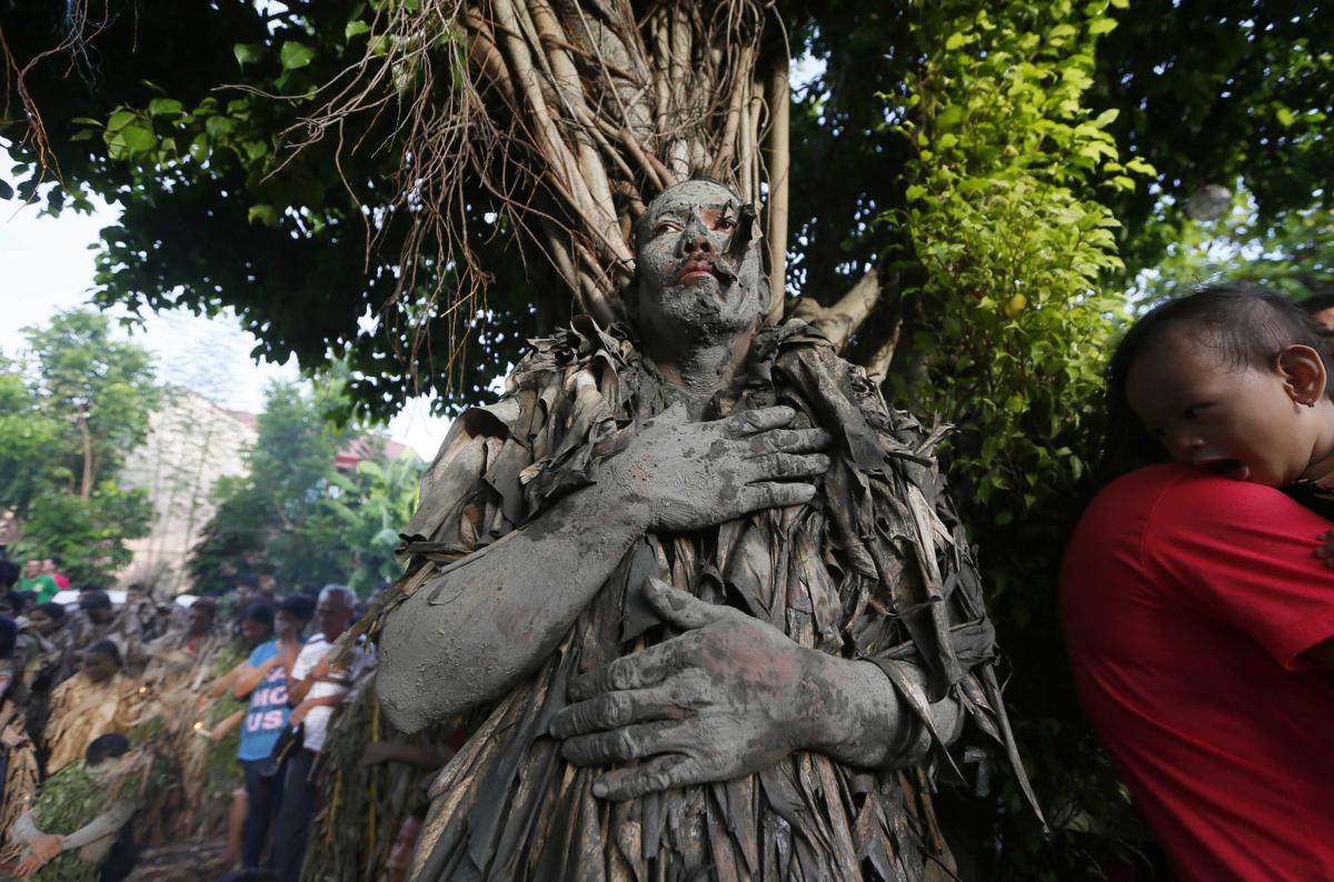 Photos: Filipino 'mud people'