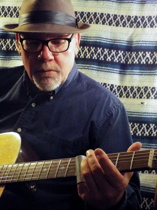 Tucson songwriter Einweck brings new album to Frog & Firkin gig