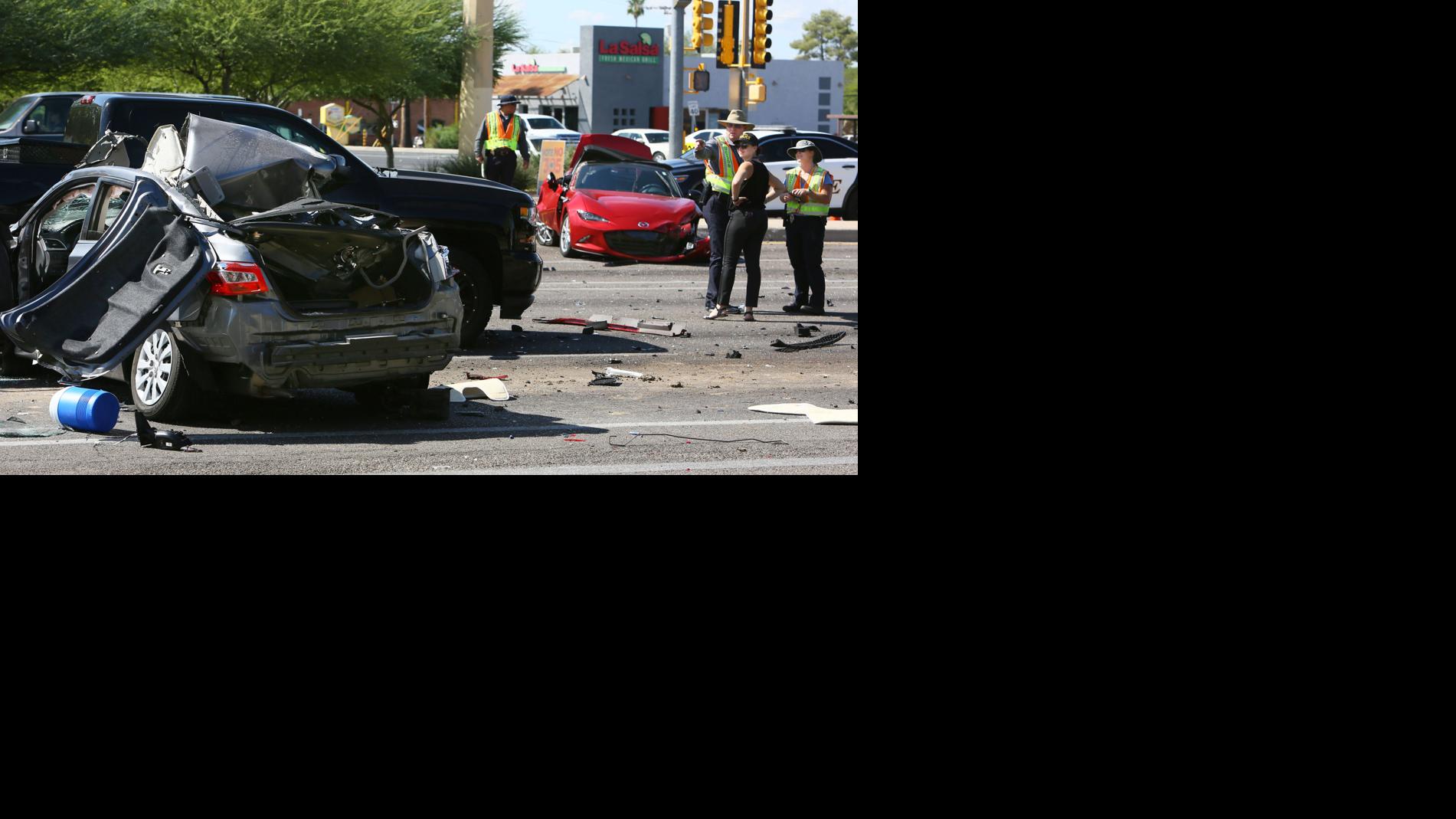 Multi-car crash closes westbound traffic on Speedway in Tucson