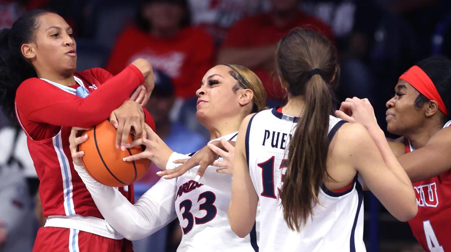 Arizona basketball's Pueyo steals leader, Beh steps up