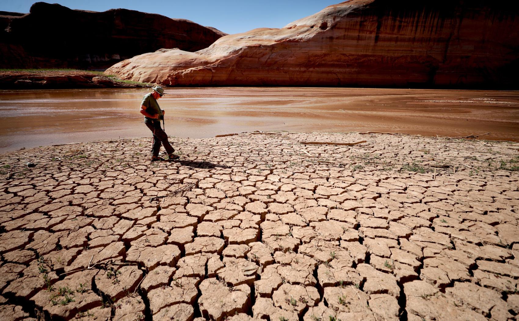 Photos: The receding waters of Lake Powell, Glen Canyon National ...