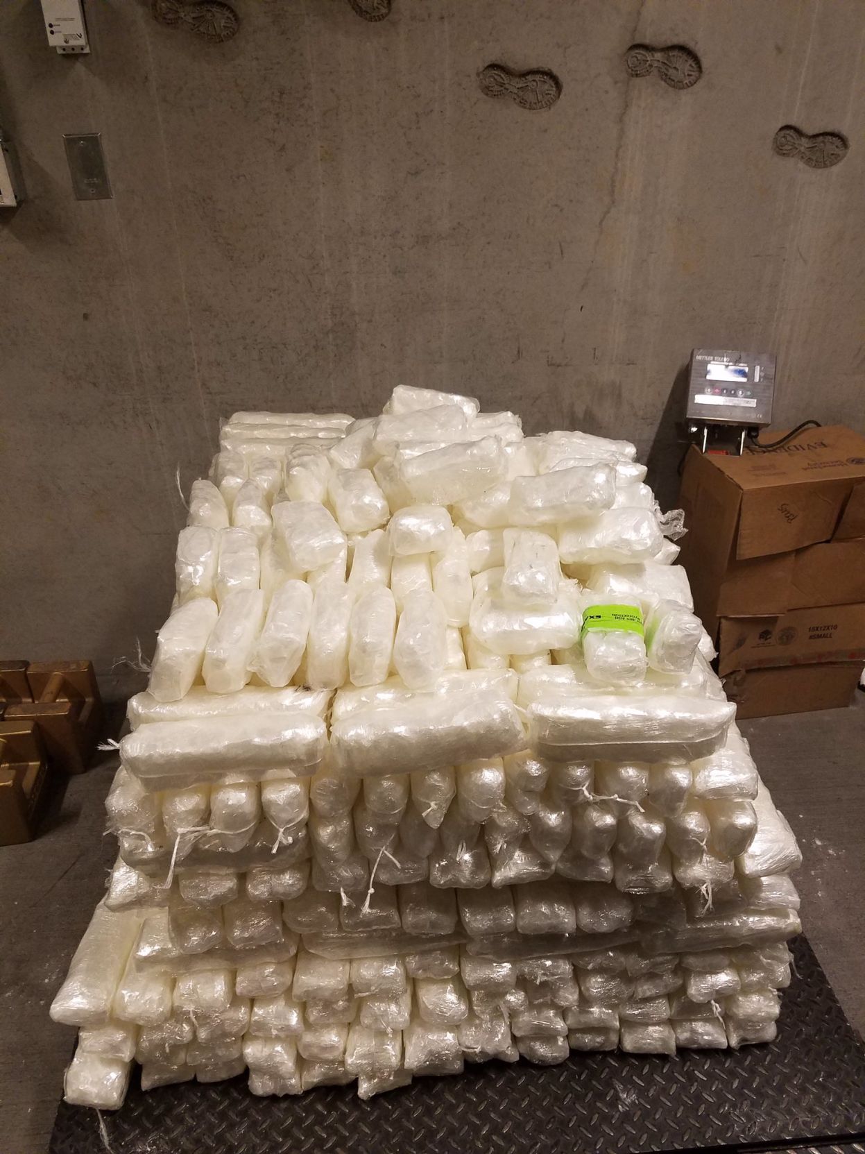 Border officers seize 690 pounds of meth in largest meth seizure in ...