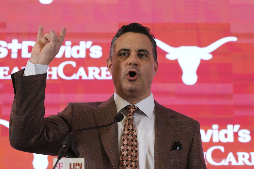 4 thoughts on the upcoming college basketball season