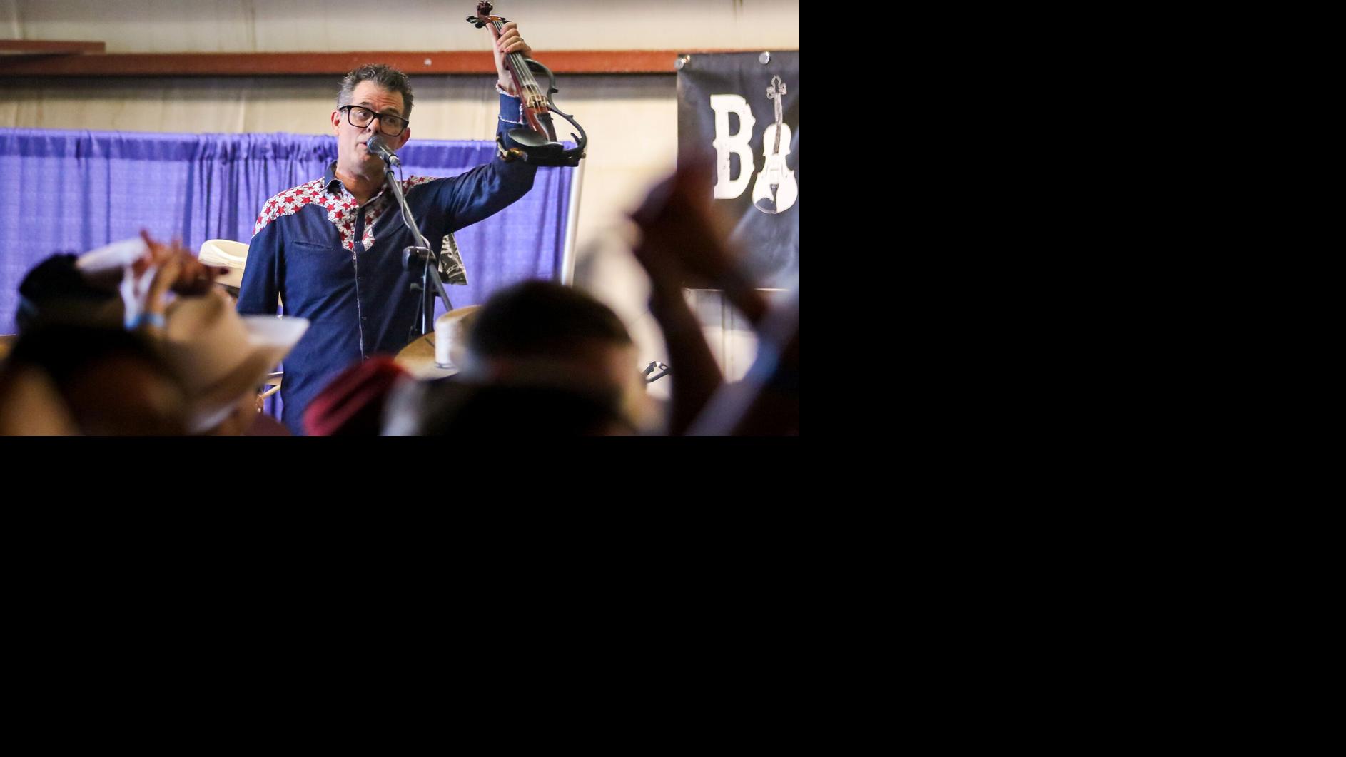 Tucson country singer Shaw releasing debut album