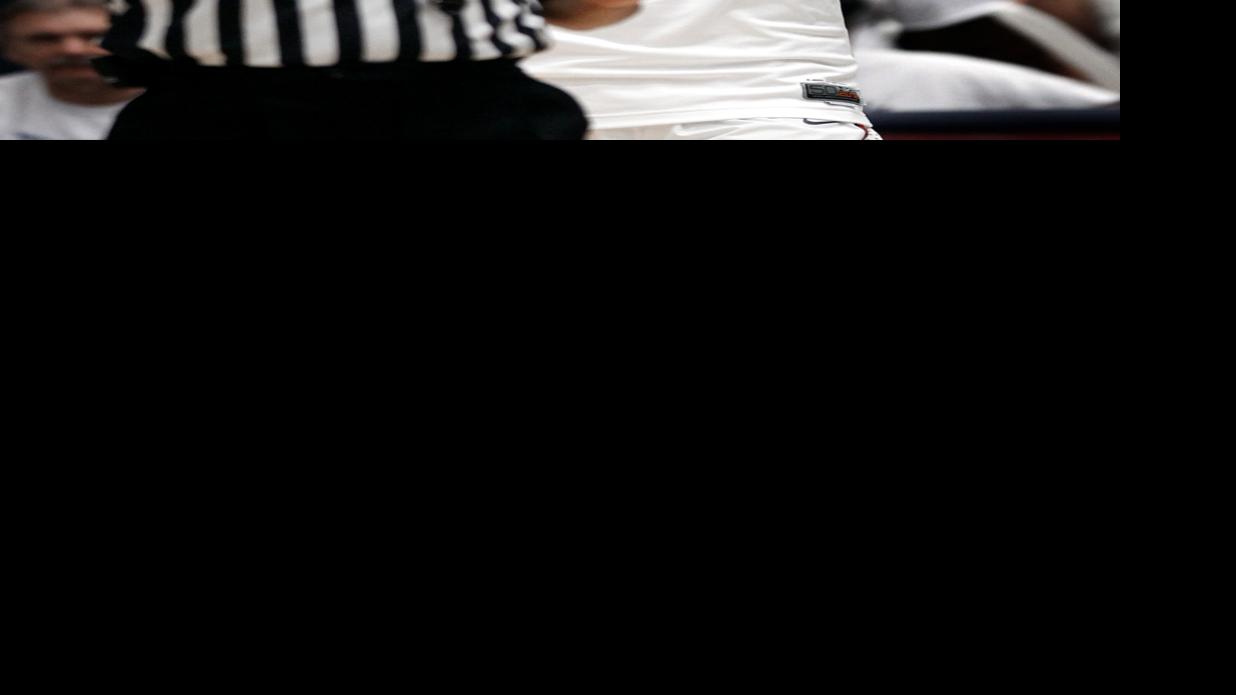 Pac-12 referee Harris likely to miss rest of season