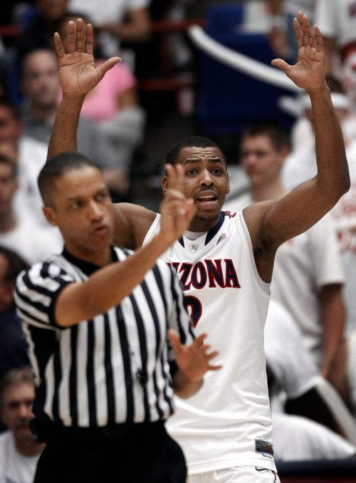 Pac-12 referee Harris likely to miss rest of season